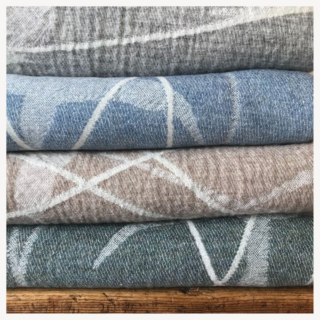 Bird on a Wave Linen/Wool Fusion Blanket – Ferguson's Irish Linen