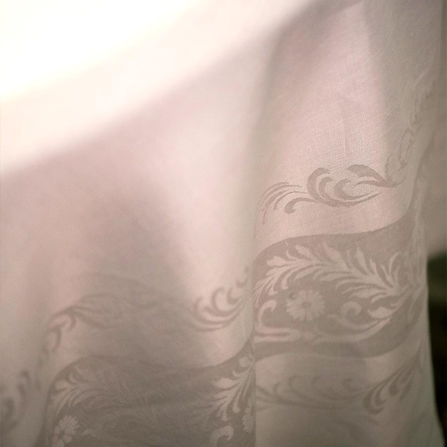 Fine Scroll Double Damask Tablecloths – Ferguson's Irish Linen